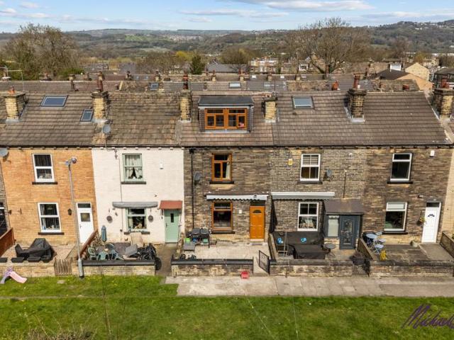4 bedroom terraced house for sale