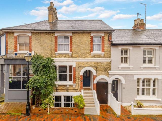 4 bedroom terraced house for sale