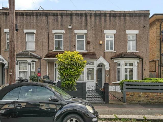 4 bedroom terraced house for sale