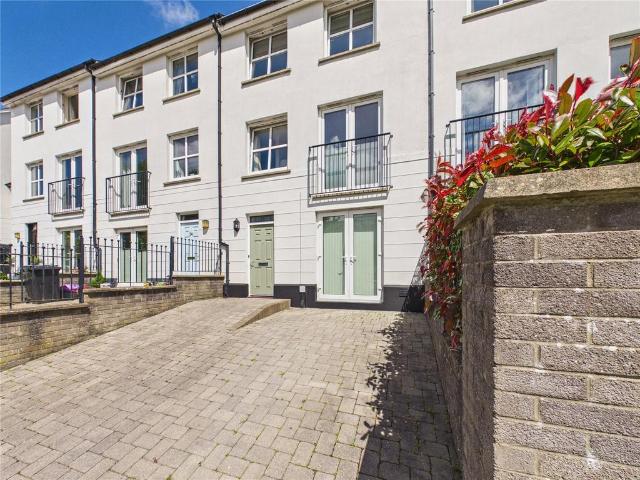4 bedroom terraced house for sale