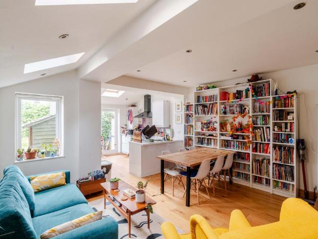 4 bedroom terraced house for sale
