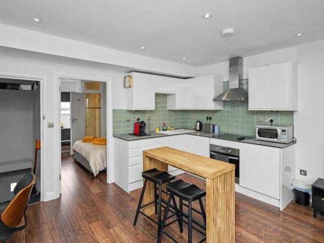 4 bedroom terraced house for sale in 102 & 102B Victoria Street, St. Albans, Hertfordshire, AL1