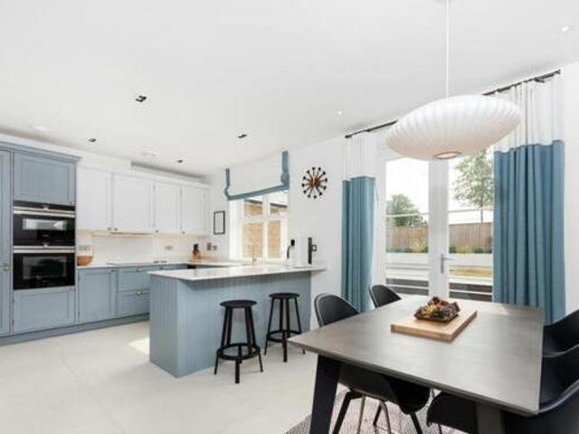 4 Bedroom Terraced House For Sale In 10 Sasson Drive