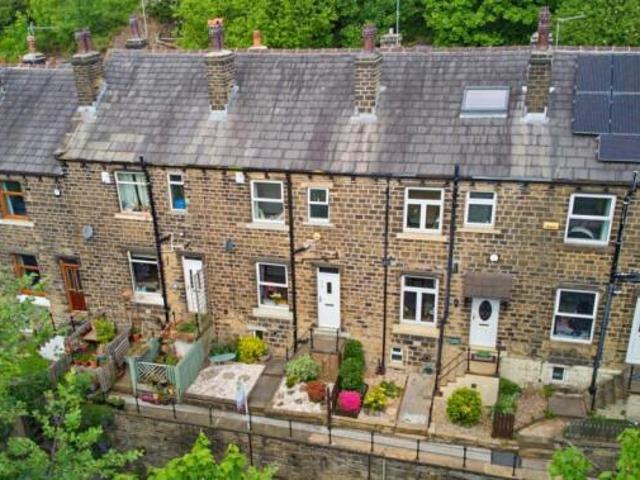4 bedroom terraced house for sale in 312 Vicarage Road, Huddersfield, HD3