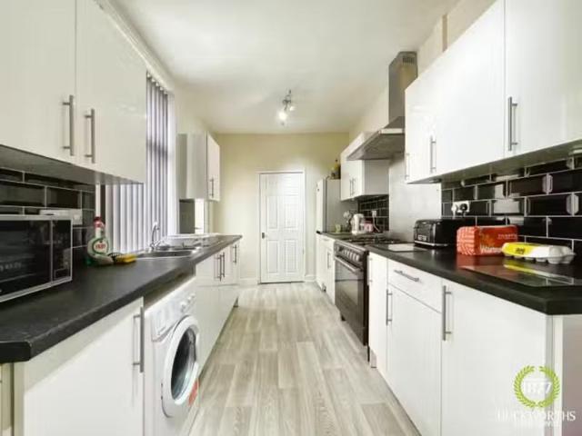 4 bedroom terraced house for sale in Coal Clough Lane, Burnley.