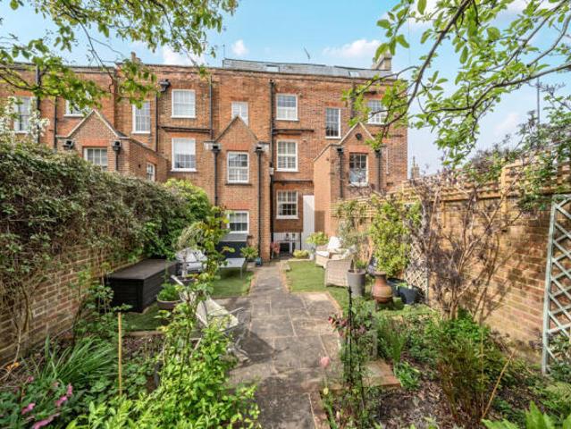 4 bedroom terraced house for sale in College Street, St. Albans, AL3