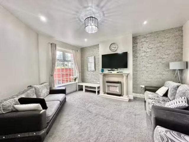 4 bedroom terraced house for sale in Colne Road, Burnley, BB10