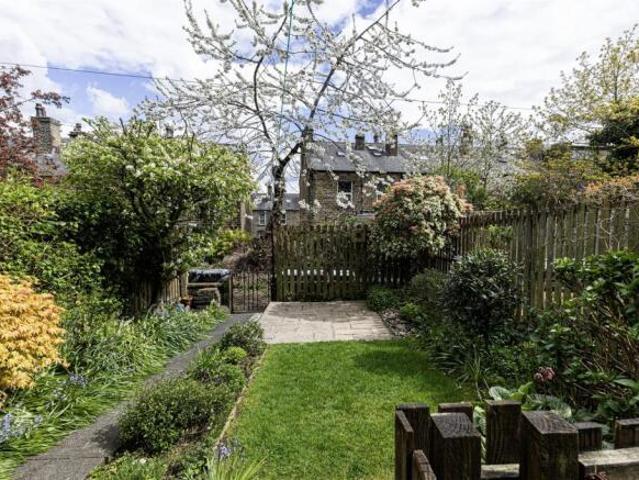 4 bedroom terraced house for sale in Colwyn Street, Edgerton, Huddersfield, HD1