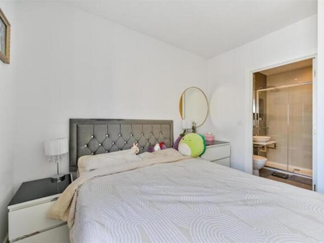 4 bedroom terraced house for sale in Connecticut Street, Reading RG2