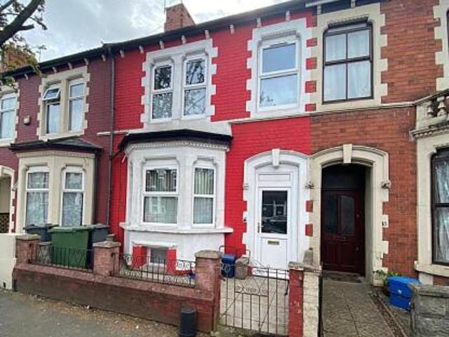 4 bedroom terraced house for sale in Corporation Road, Grangetown, Cardiff, CF11