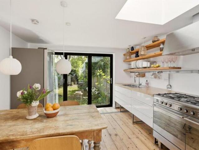 4 bedroom terraced house for sale in Caernarvon Road, Norwich, NR2