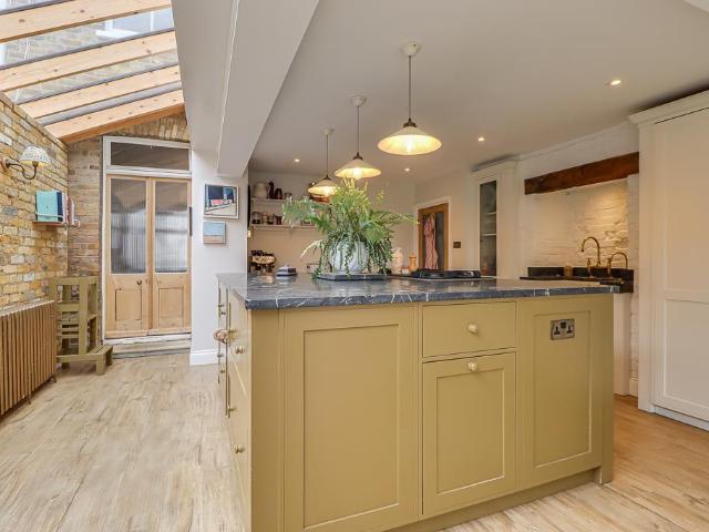 4 bedroom terraced house for sale in Cambridge Road, Southend on Sea, SS1