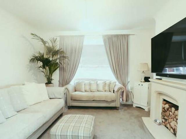 4 bedroom terraced house for sale in Cecil Avenue Warmsworth Doncaster DN4