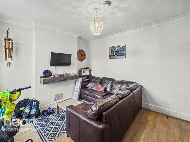 4 bedroom terraced house for sale in Cecil Road, Northampton, NN2