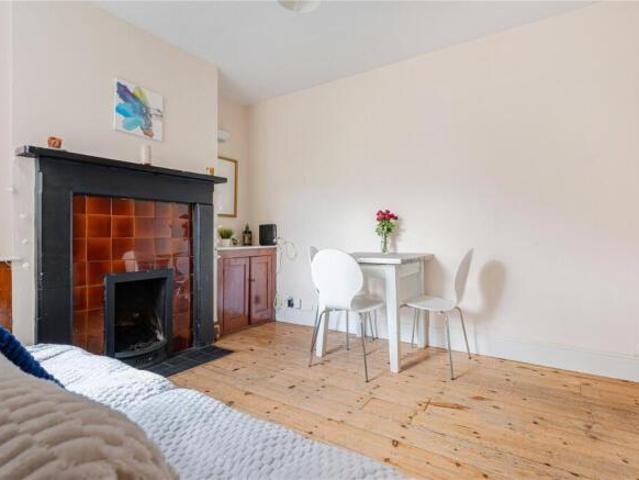 4 bedroom terraced house for sale in Charles Street, East Oxford, OX4