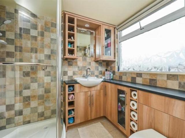 4 bedroom terraced house for sale in Chatsworth Avenue, Portsmouth, PO6