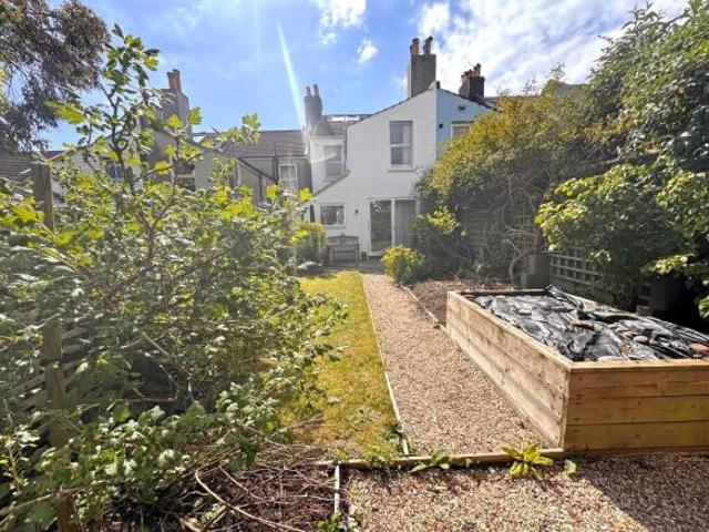 4 bedroom terraced house for sale in Chester Terrace, BN1