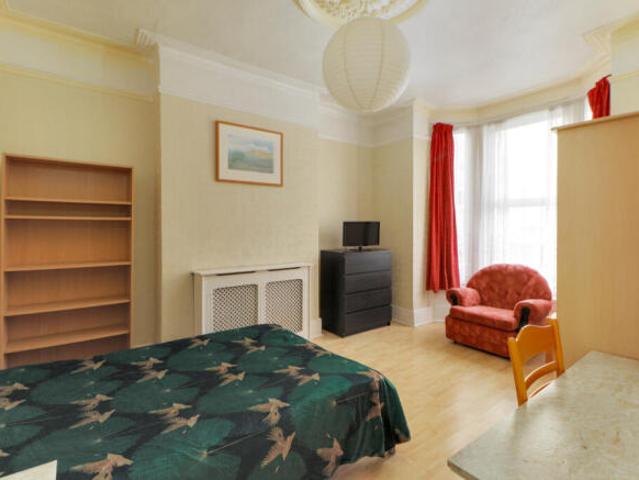 4 bedroom terraced house for sale in Clarence Road, Southsea, PO5