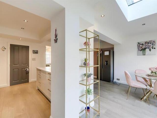 4 bedroom terraced house for sale in Clarendon Road, Worthing, BN14
