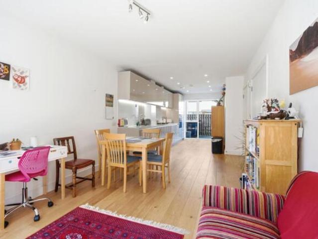 4 bedroom terraced house for sale in Clay Farm Drive, Trumpington, CB2