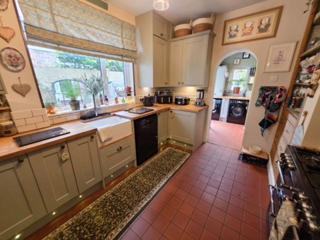4 bedroom terraced house for sale in Craithie Road, Doncaster, DN2