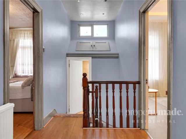 4 bedroom terraced house for sale in Crofton Road, London, SE5