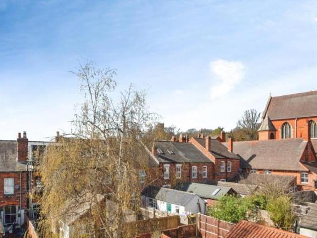 4 bedroom terraced house for sale in Cromwell Street, Lincoln, Lincolnshire, LN2