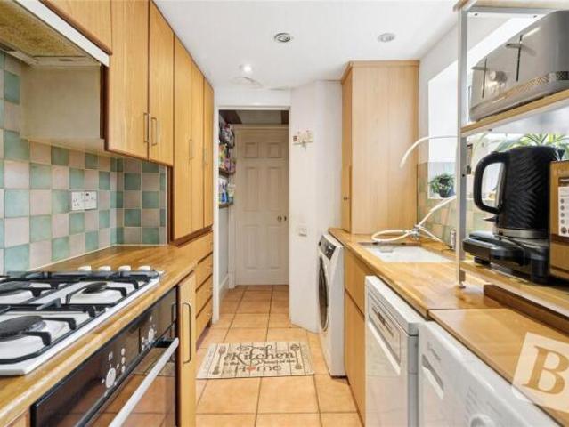 4 bedroom terraced house for sale in Cross Street, Rochester, Kent, ME2