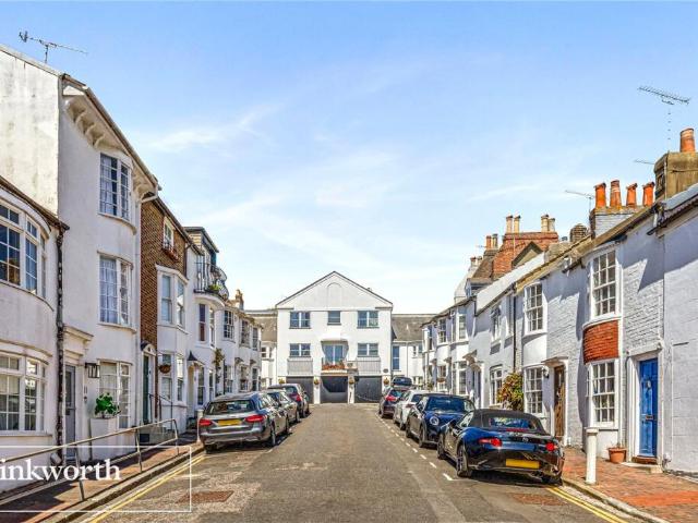 4 bedroom terraced house for sale in Crown Street, Brighton, East Sussex, BN1