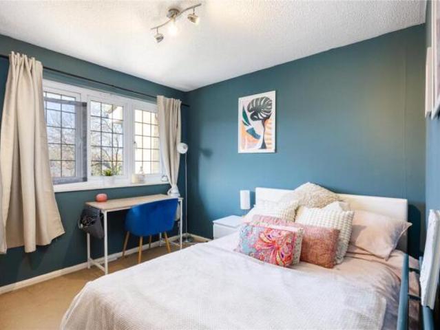4 bedroom terraced house for sale in Crowthorne Close, London, SW18