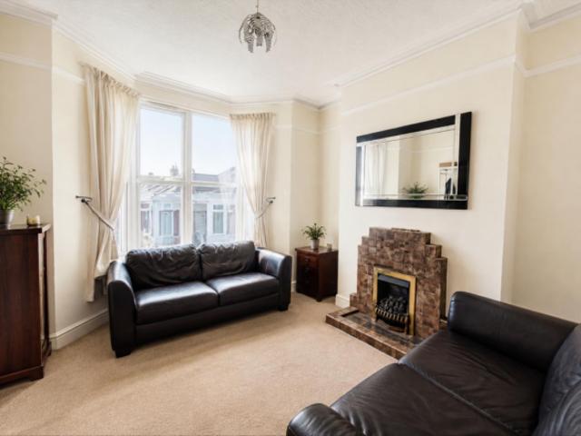 4 bedroom terraced house for sale in Adams Avenue, Abington, Northampton NN1