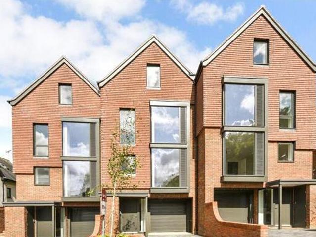 4 Bedroom Terraced House For Sale In Alton, Hampshire