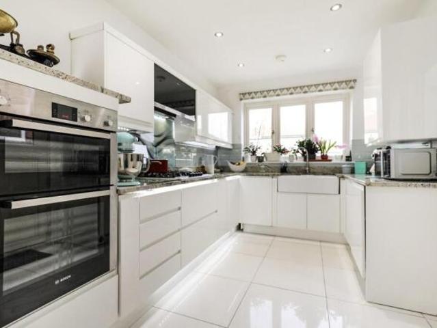 4 bedroom terraced house for sale in Albany Road, Harrogate, HG1