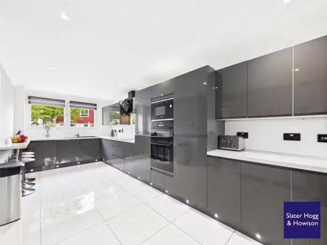 4 Bedroom Terraced House For Sale In Alder Place, East Kilbrid.