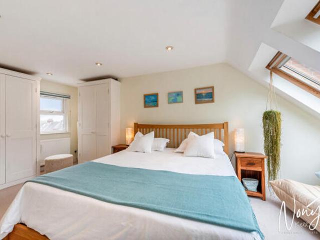 4 bedroom terraced house for sale in Alresford Road, Winchester, SO23
