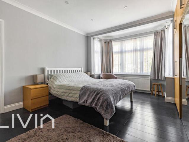 4 bedroom terraced house for sale in Ashburton Avenue, Croydon, Greater London, CR0