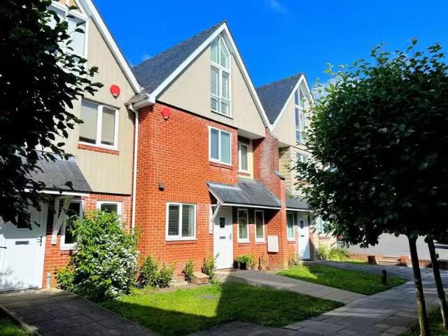 4 bedroom terraced house for sale in Ashley Road, New Milton.