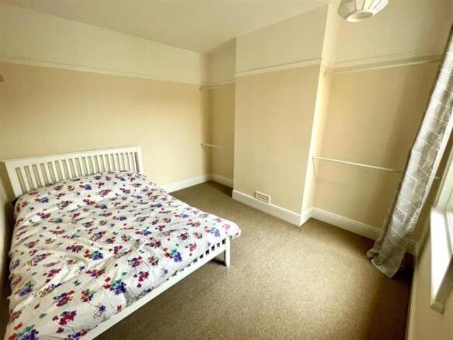 4 bedroom terraced house for sale in Avenue Road, Old Town, SN1