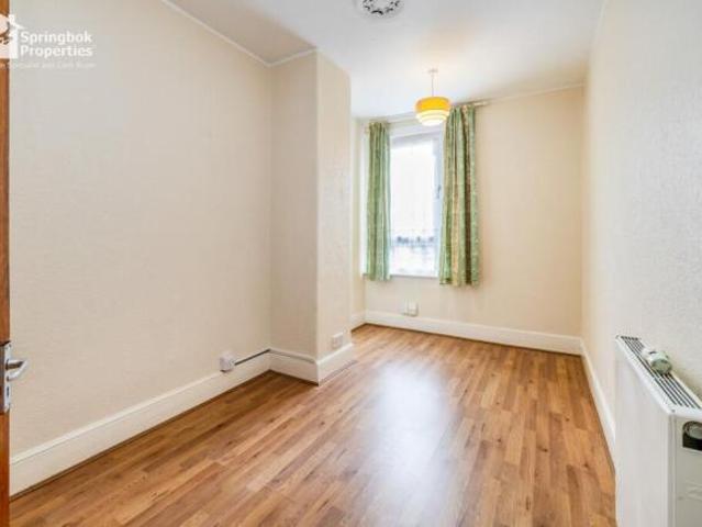 4 bedroom terraced house for sale in Avondale Street, Lincoln, Lincolnshire, LN2