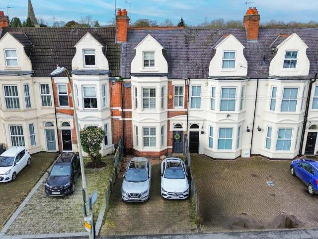 4 bedroom terraced house for sale in Aylestone Road, Aylestone, Leicester, LE2
