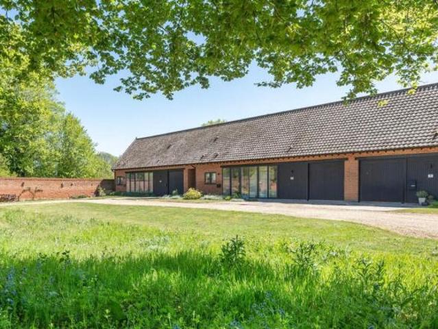 4 bedroom terraced house for sale in Bowthorpe Hall Road, Norwich, NR5