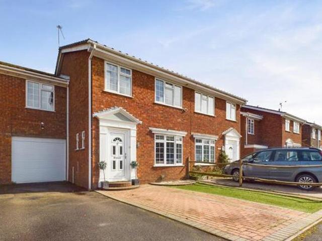 4 Bedroom Terraced House For Sale In Bordon, Hampshire