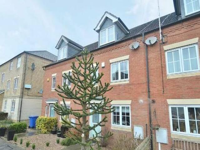4 bedroom terraced house for sale in Baines Way Grange Park Northampton NN4