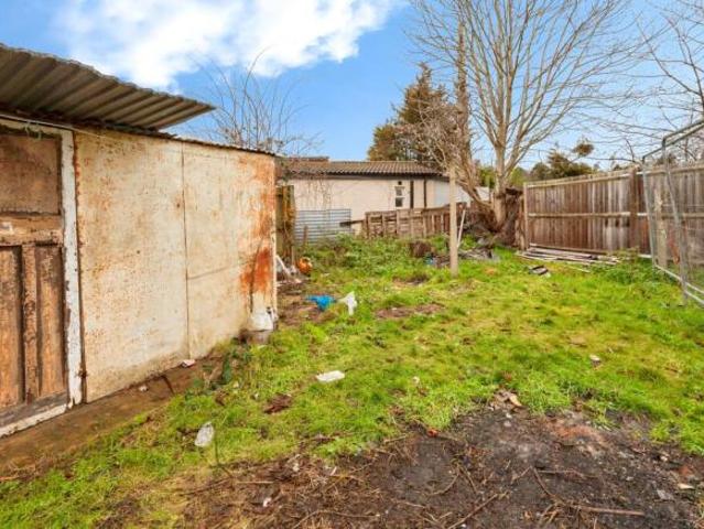 4 bedroom terraced house for sale in Belfast Avenue, Slough, SL1
