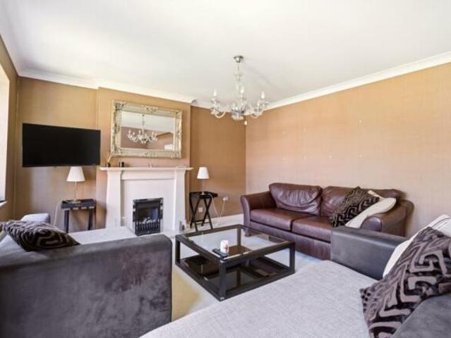 4 bedroom terraced house for sale in Beningfield Drive, Napsbury Park, St. Albans, Hertfordshire, AL2