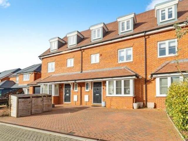 4 Bedroom Terraced House For Sale In Biddenham, Bedford