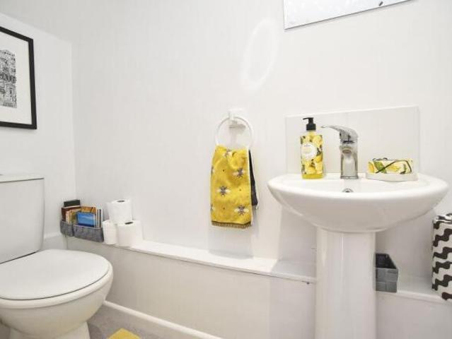4 bedroom terraced house for sale in Bilton Drive, Harrogate, HG1
