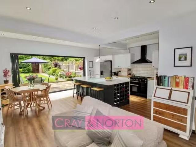 4 bedroom terraced house for sale in Bingham Road, Addiscombe.