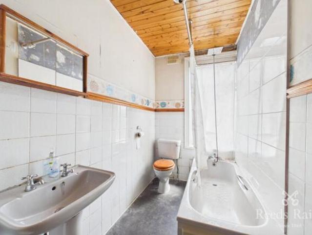 4 bedroom terraced house for sale in Blackmoorfoot Road, Crosland Moor, Huddersfield, West Yorkshire, HD4