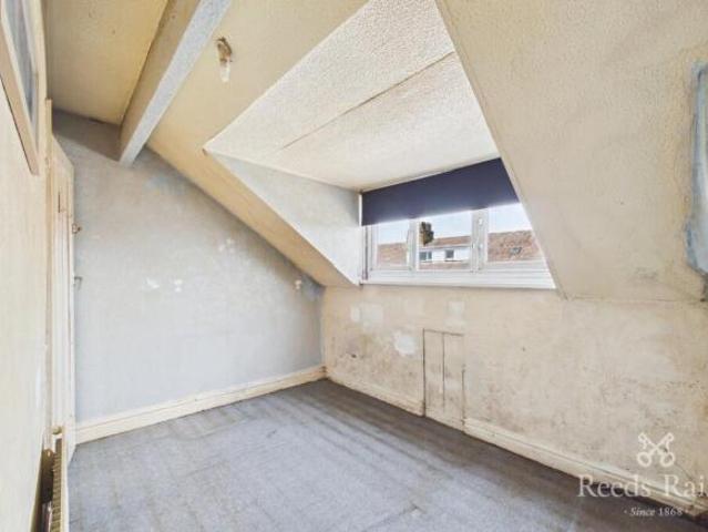4 bedroom terraced house for sale in Blackmoorfoot Road, Huddersfield, West Yorkshire, HD4